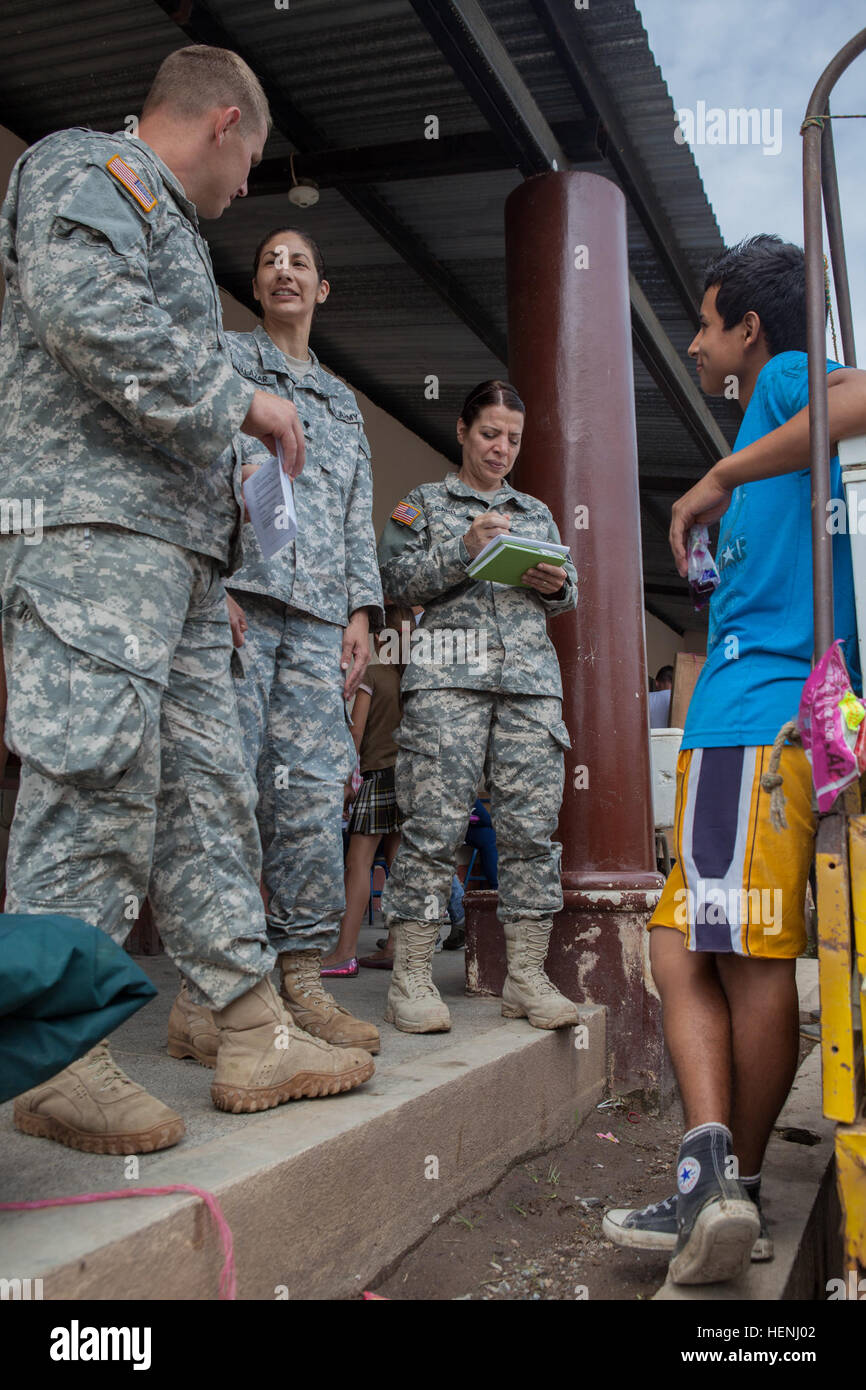 318 psychological operations company hi-res stock photography and ...