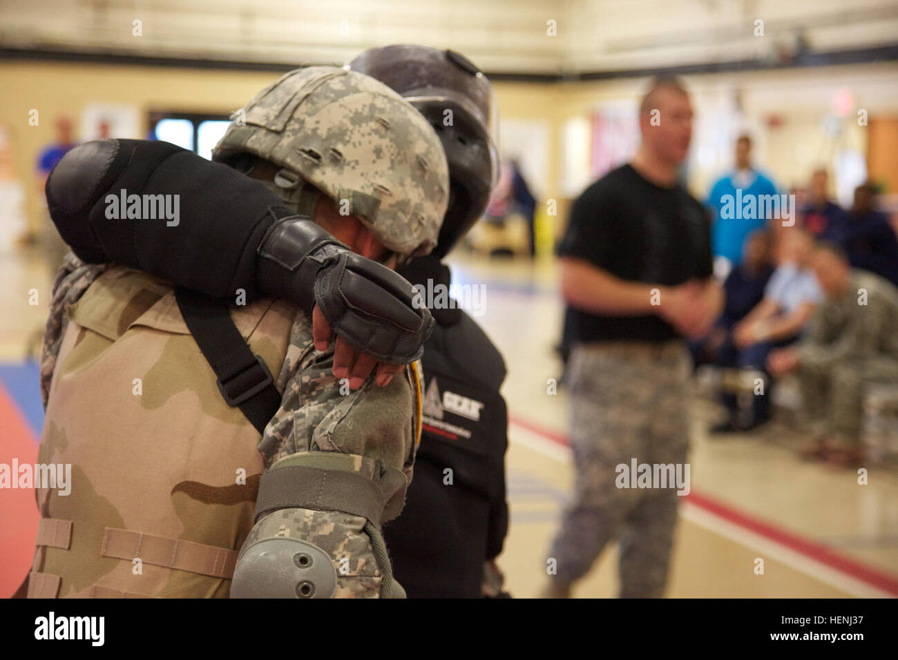 Army Soldiers participate in hand-to-hand combat training at Fort Dix ...