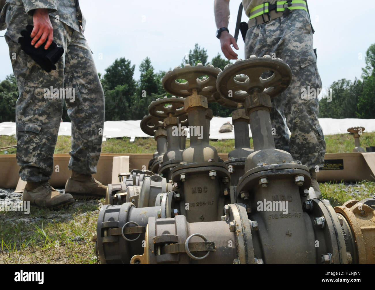 Soldiers from the 439th Quartermaster Company, Middletown, Conn., set ...