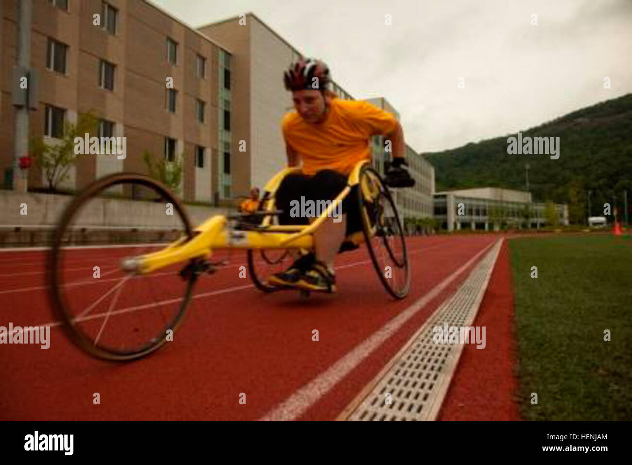 Retired Army Staff Sgt. Chanda Gaeth trains to compete in the ...