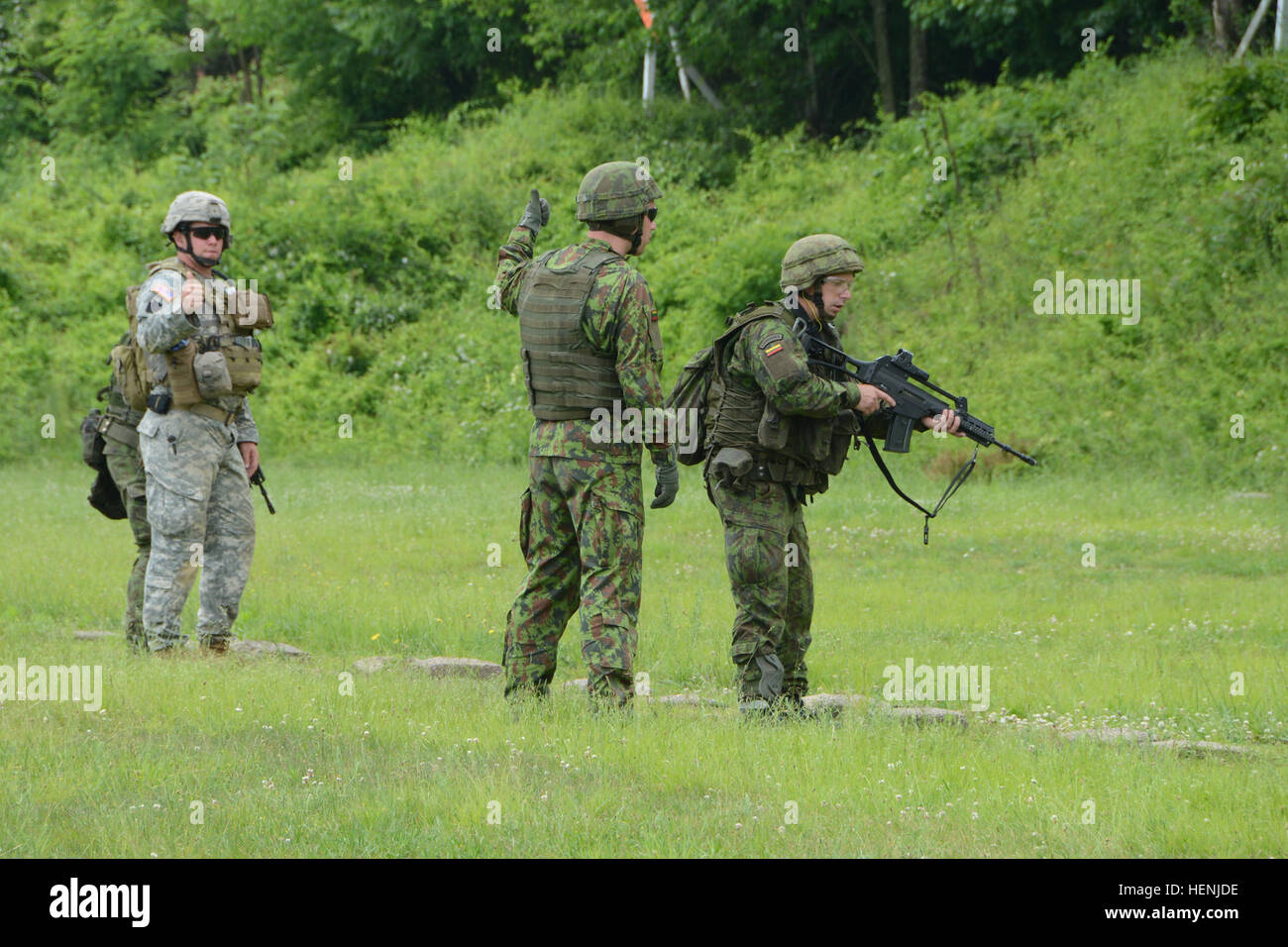 Pennsylvania National Guard soldiers from the 28th Infantry Division ...