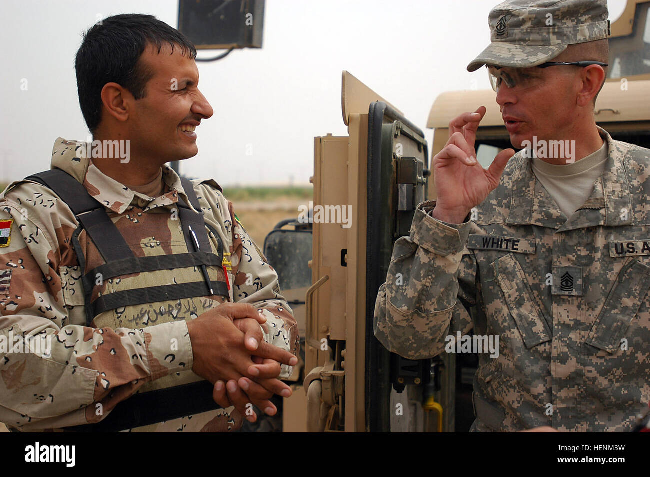 Multi national division baghdad soldiers teach iraqi soldiers va hi-res ...