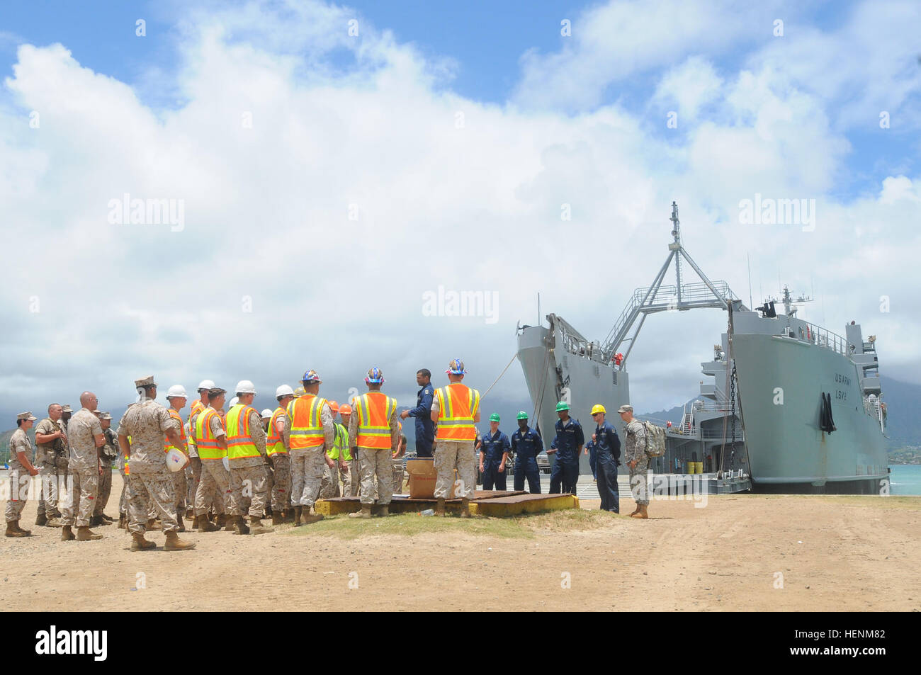 Army logistics support vessel hi-res stock photography and images - Alamy