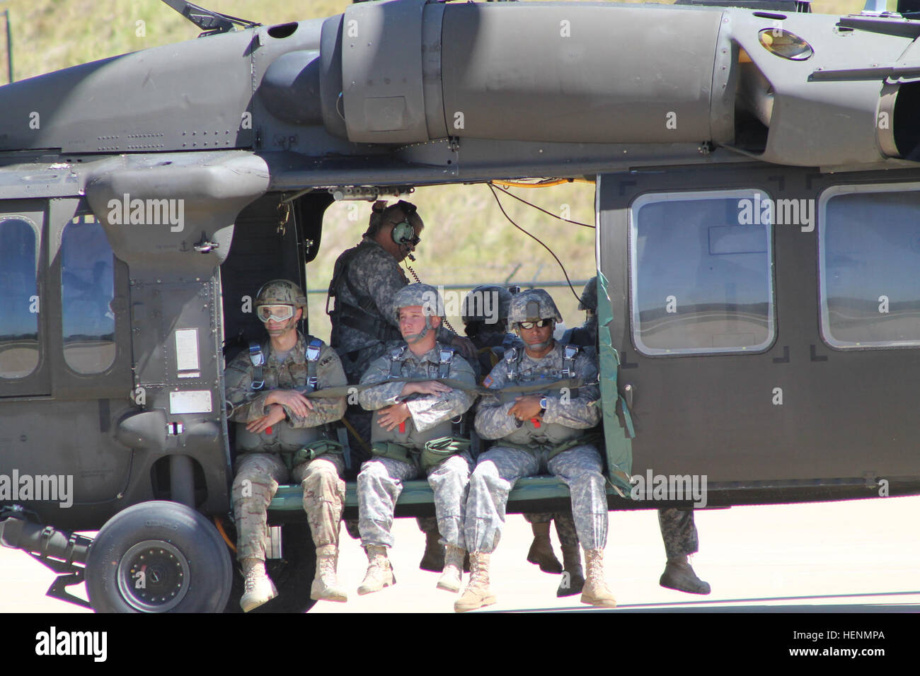 Georgia Guardsmen with the 560th Battlefield Surveillance Brigade and ...