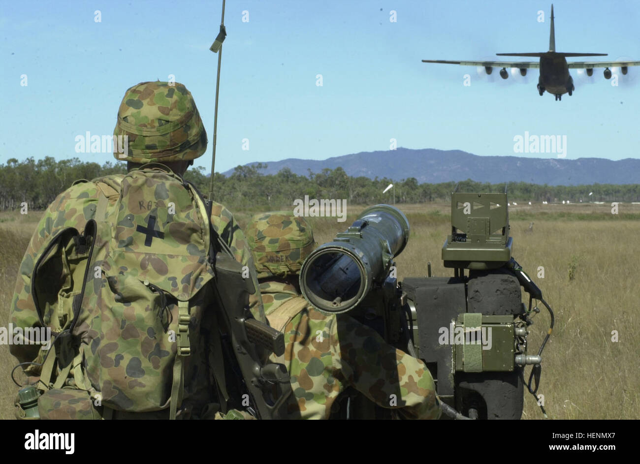 010521-A-3497H-006 -- EXERCISE TANDEM THRUST 2001, SHOALWATER BAY ...