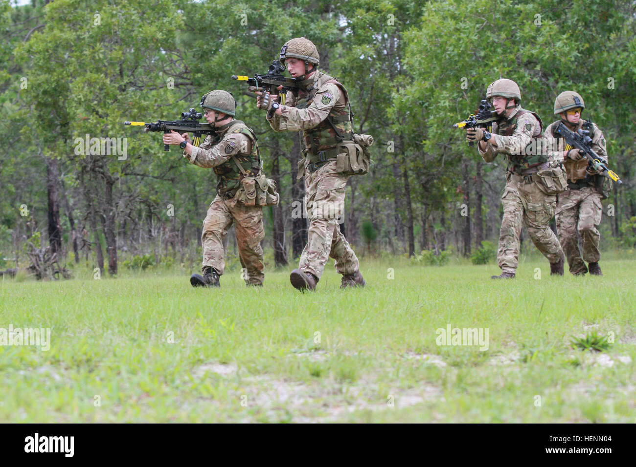 Paratroopers from the British Army's 3rd Battalion The Parachute ...