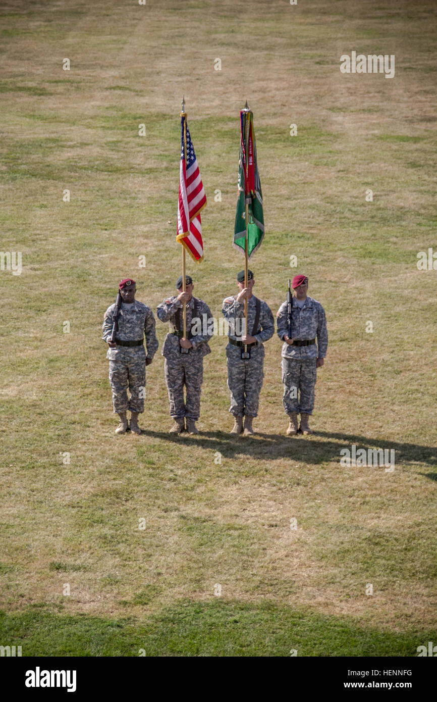 The 2nd Battalion, 5th Special Forces Group (Airborne), guidon bearers ...