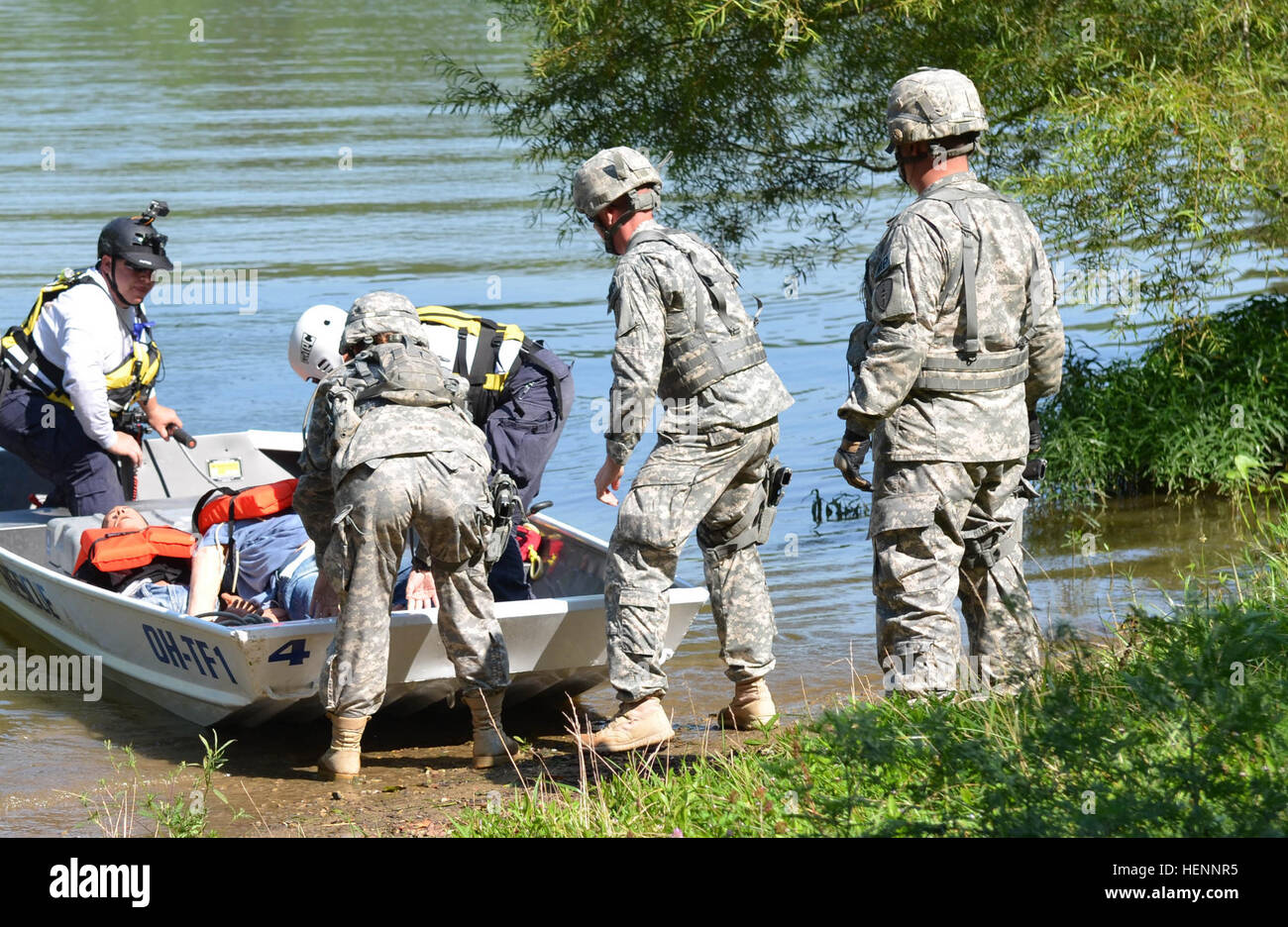Brian Harting, a rescue-team member from Task Force 1, Ohio's Federal ...