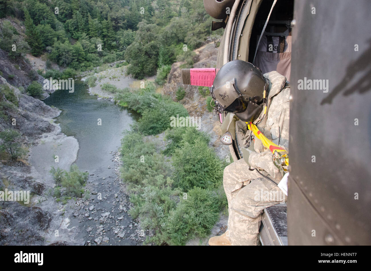 UH-60 Black Hawk pilots and crews from California Army National Guard's ...