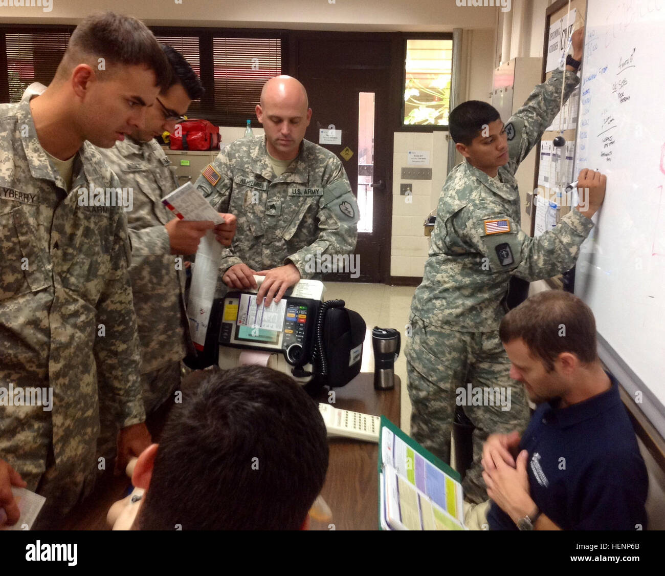 Soldiers from 25th Combat Aviation Brigade, 25th Infantry Division ...