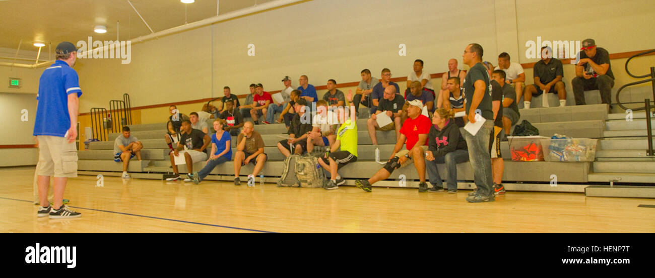 Volunteers help sports hi-res stock photography and images - Alamy