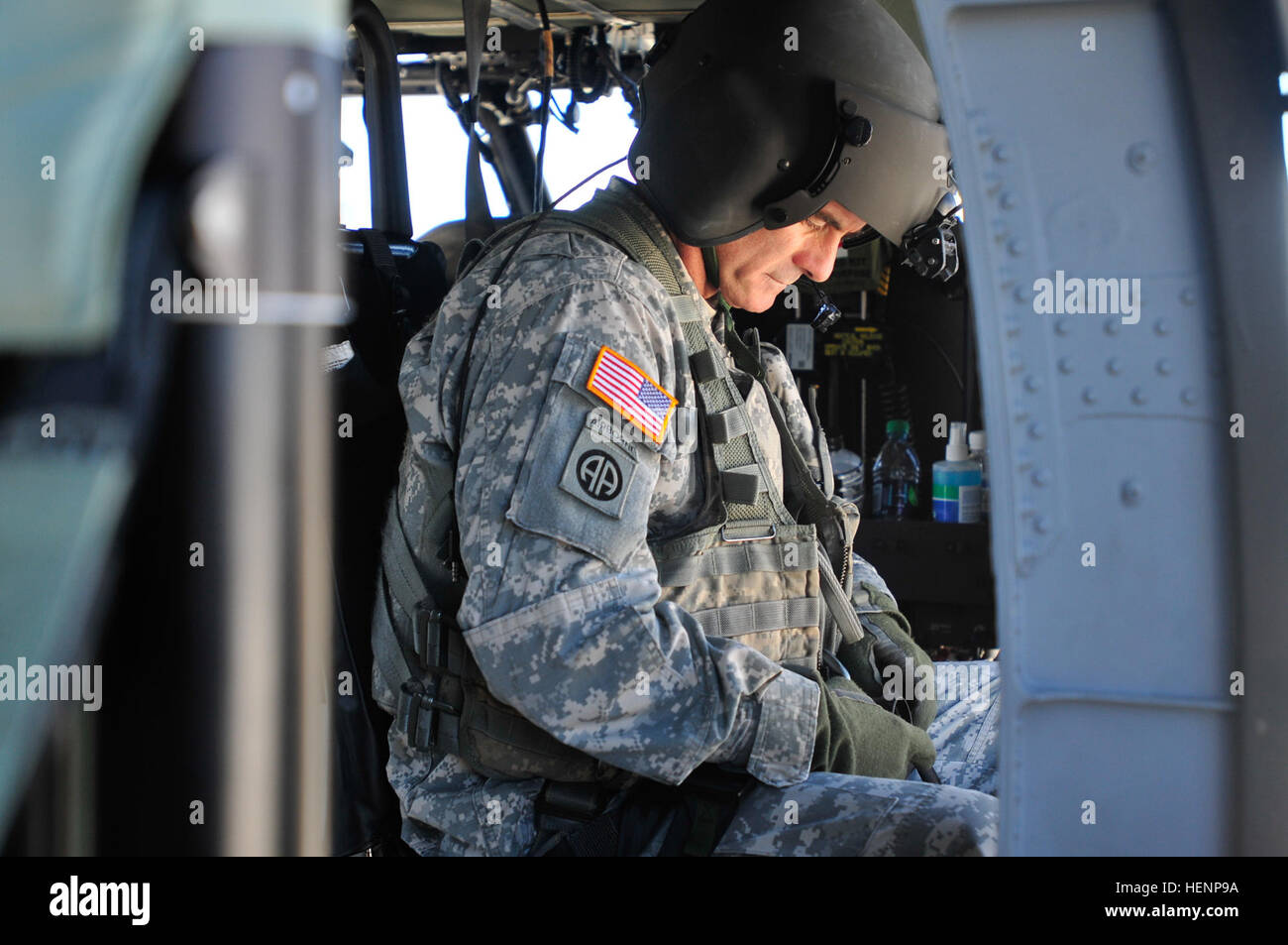 Soldiers with 2nd Battalion, 25th Aviation Regiment, 25th Combat ...