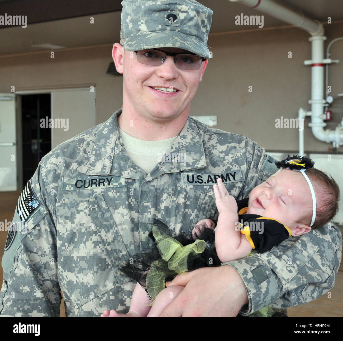 728th military police battalion hi-res stock photography and images - Alamy