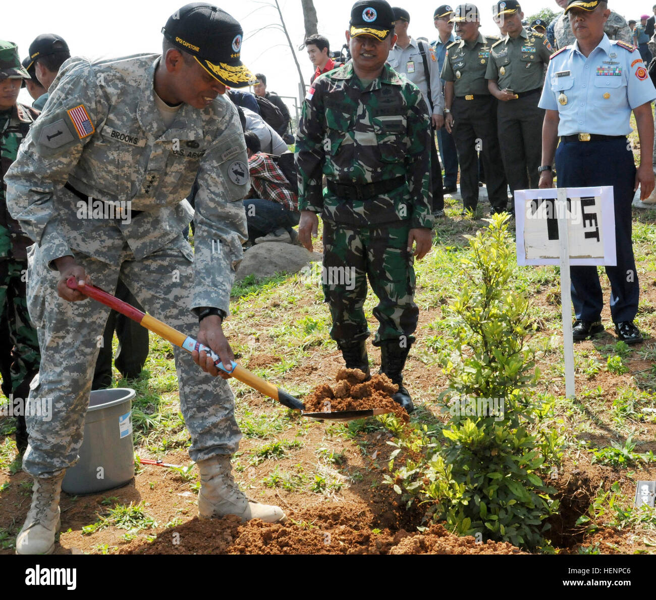U.S. Army Gen. Vincent K. Brooks, U.S. Army Pacific commanding general ...