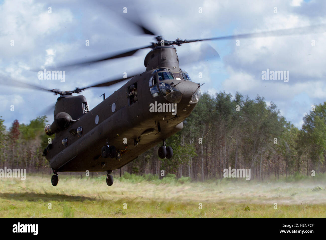 A Florida Army National Guard Chinook helicopter assigned to the 1st ...
