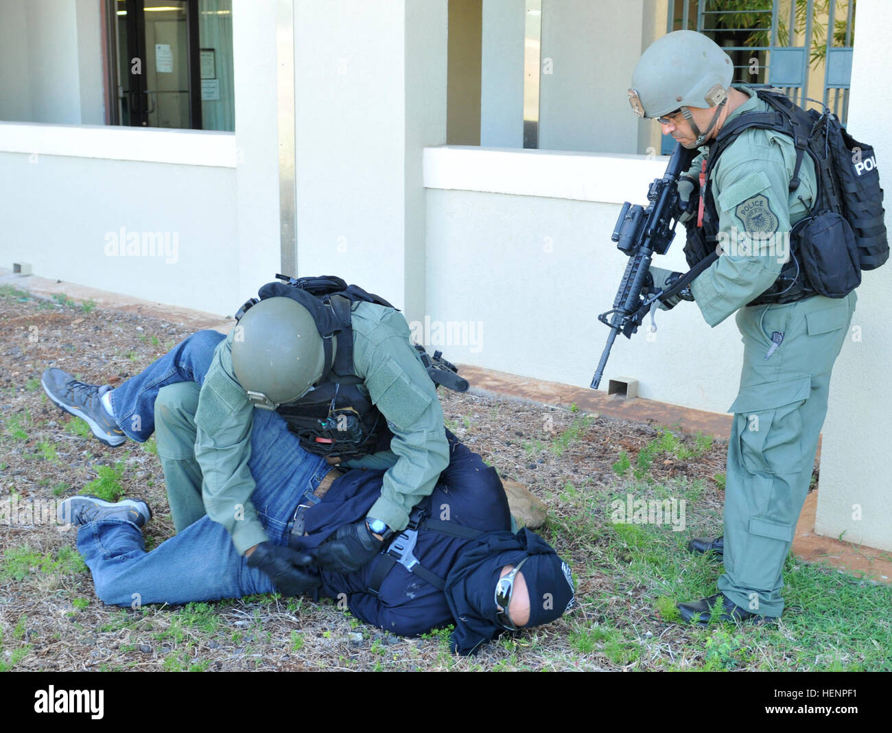 Members of the Special Reaction Team, 39th Military Police Detachment ...