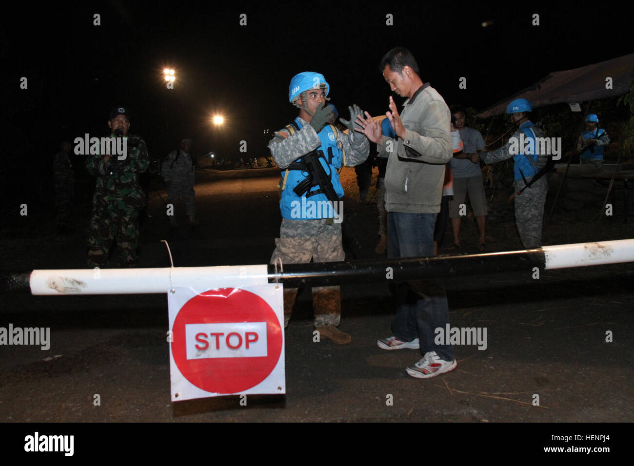 U.S. Army soldiers with the Hawaii Army National Guard participate in a ...