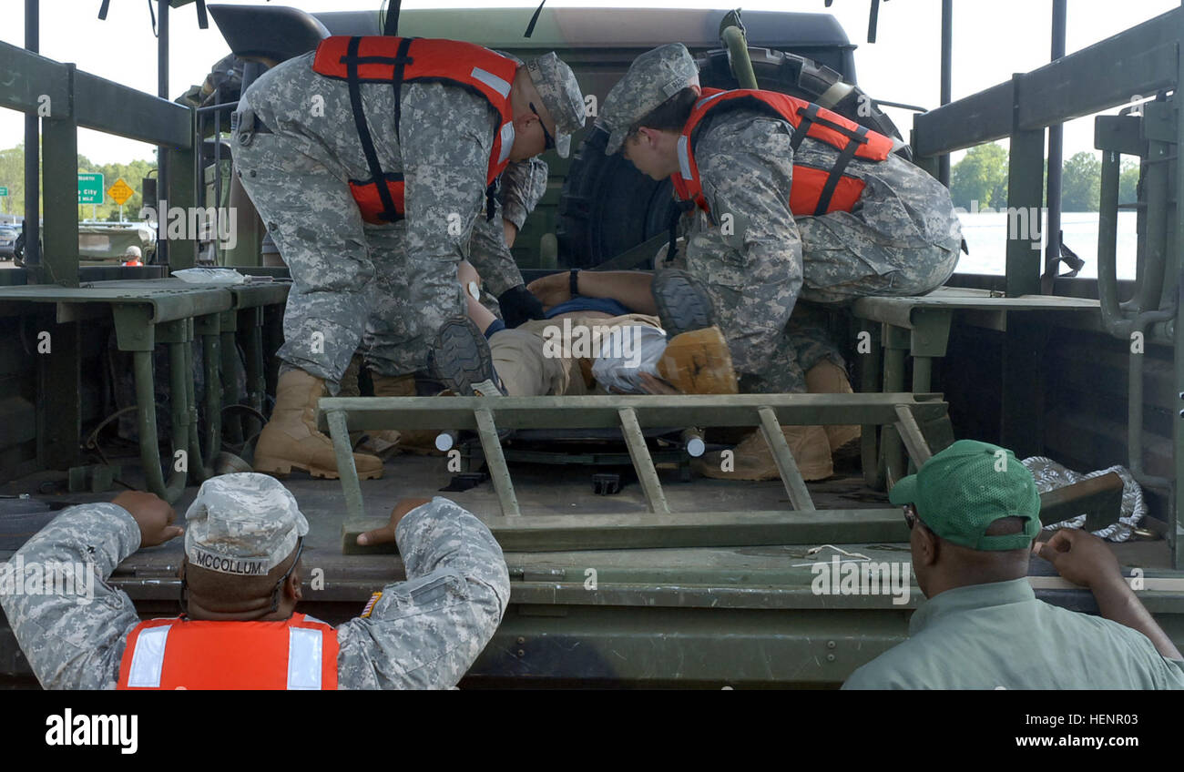 113th military police company hi-res stock photography and images - Alamy