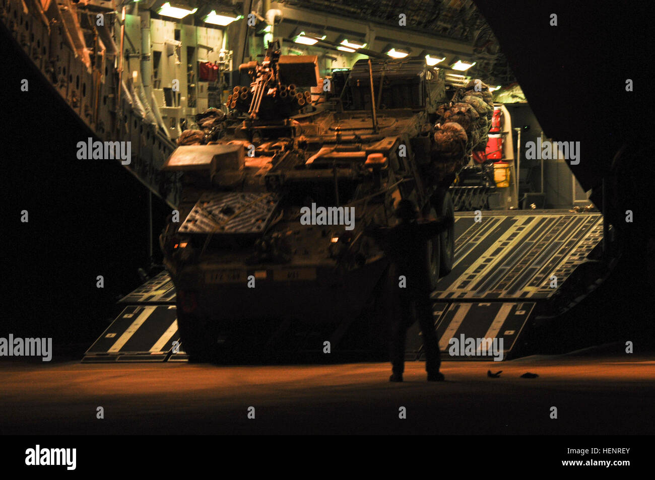 Aircrew on a C-17 Globemaster III help Troops assigned to 3rd platoon ...