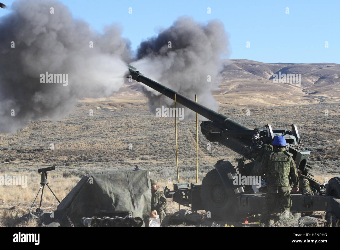 Japan Ground Self Defense Force soldiers assigned to field artillery ...