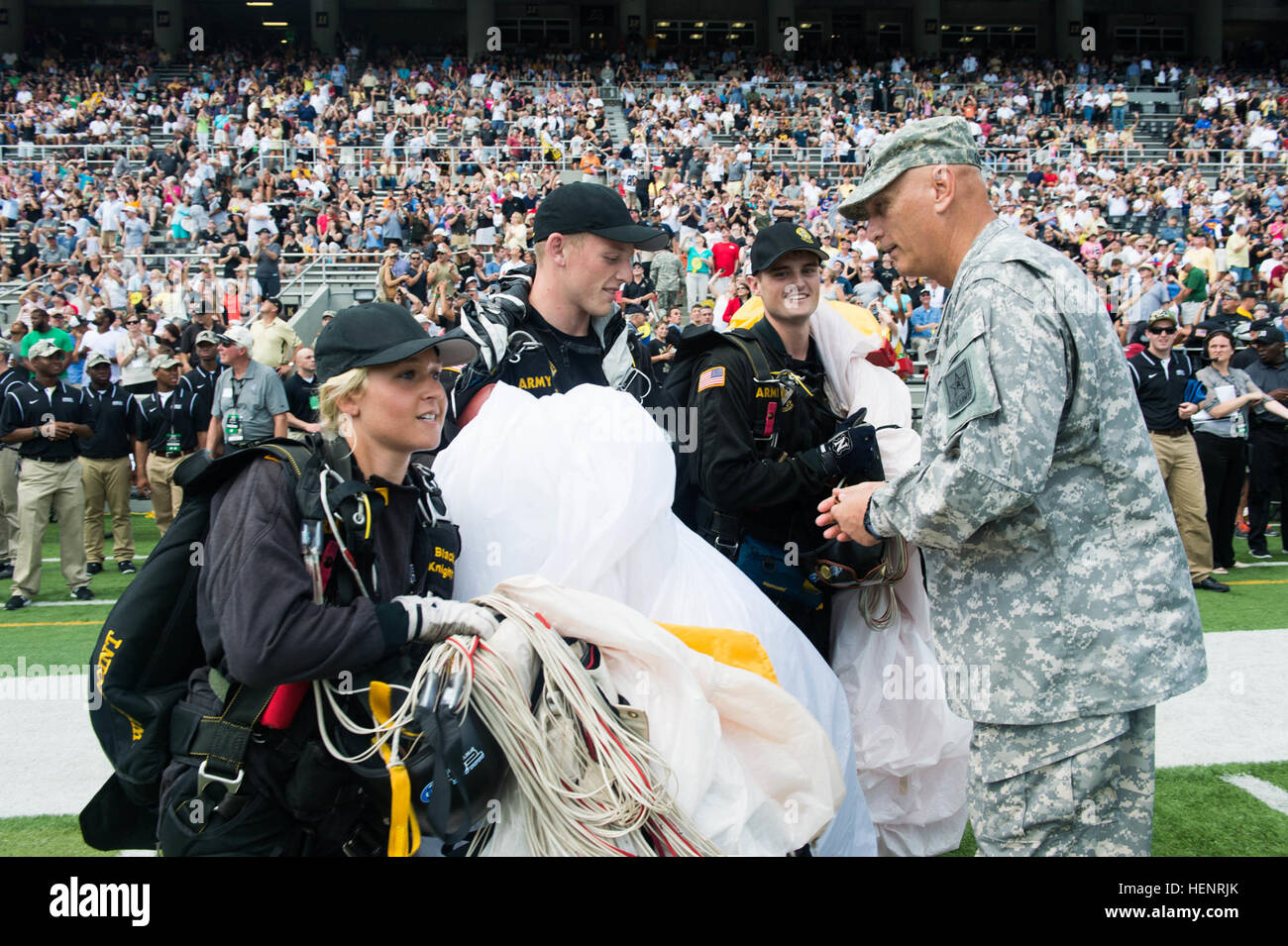 U.S. Army Chief of Staff Gen. Ray Odierno presents members of West ...