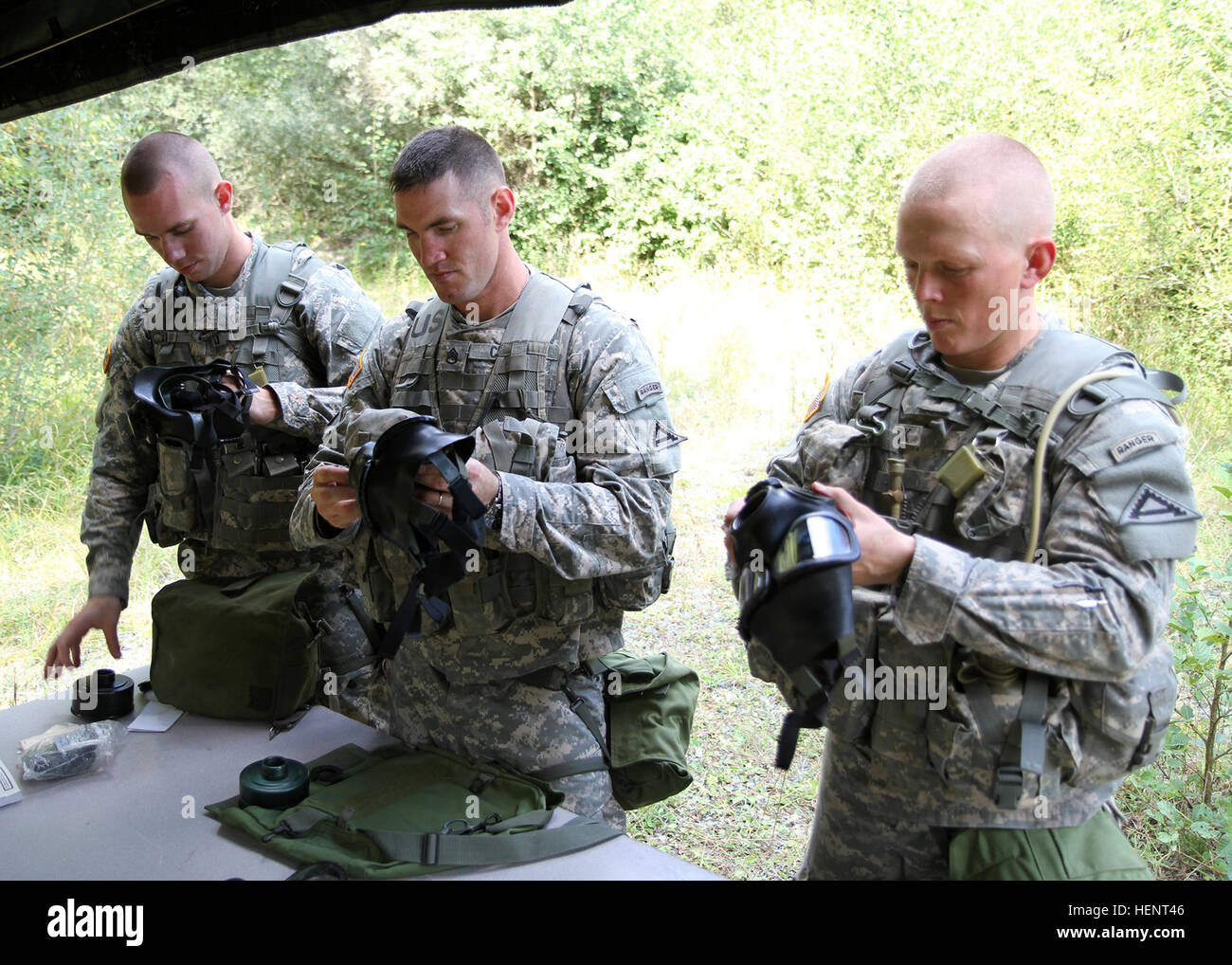 (From left to right) Pvt. Benjamin Ranew, a rifleman with Company B ...