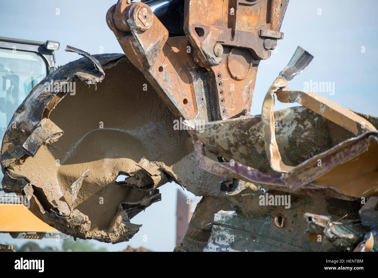 Close-up view of the 5000+ PSI demolition shear jaws of a tracked ...