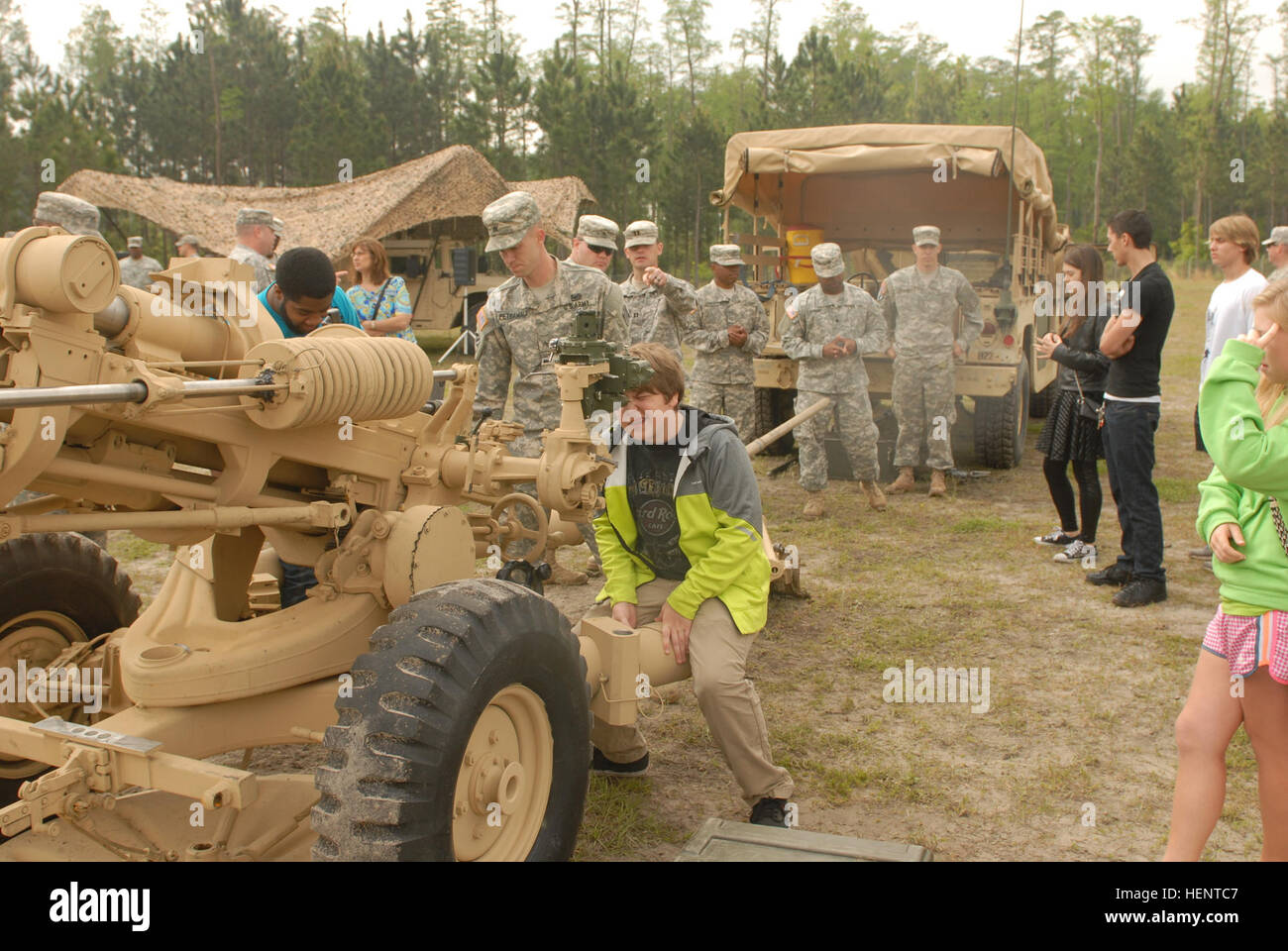 Soldiers with 1st Battalion, 76th Field Artillery Regiment, 4th ...