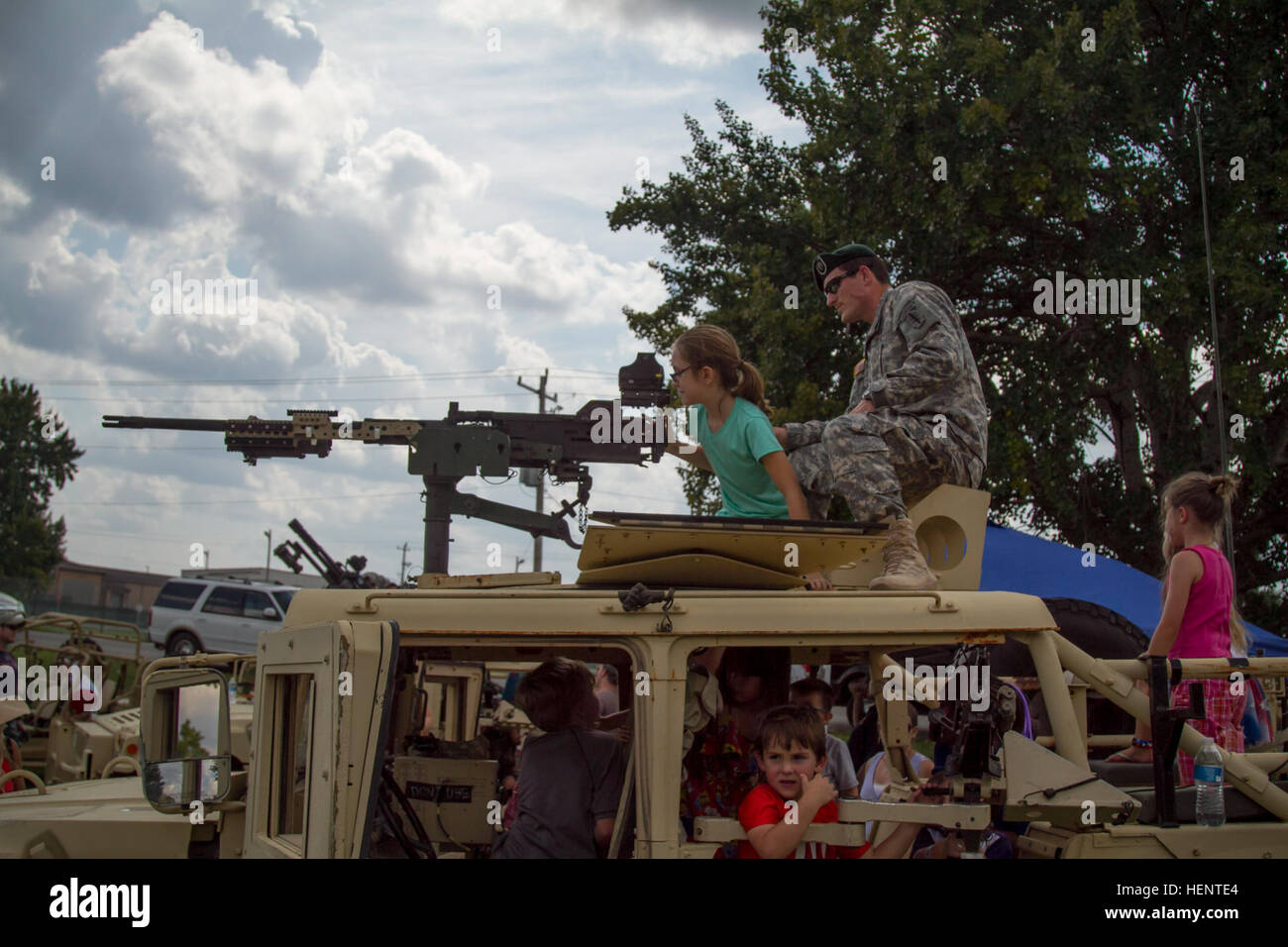 A Green Beret with the 5th Special Forces Group (Airborne) explains to ...