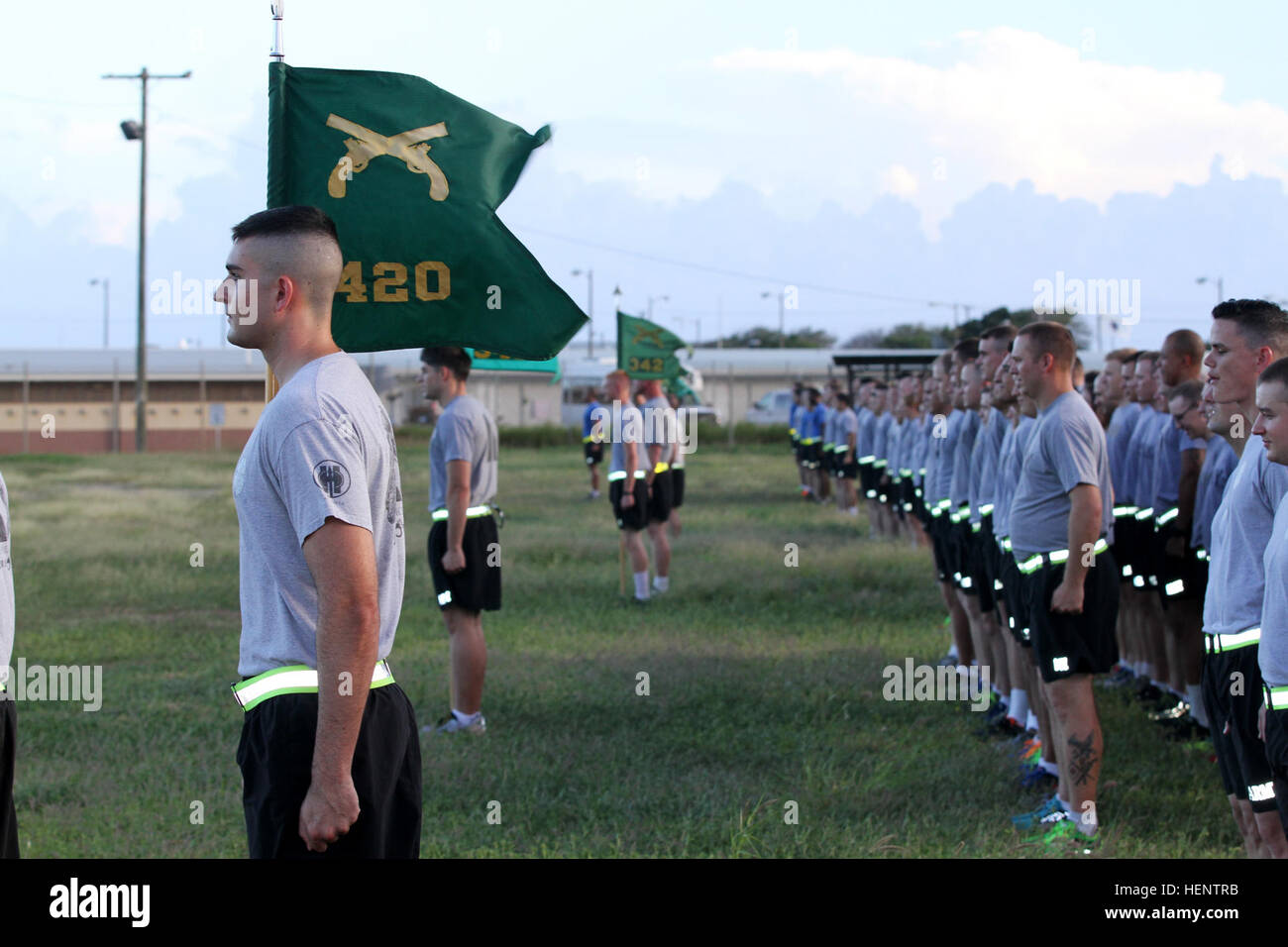 Soldiers 525th military police battalion hi-res stock photography and ...