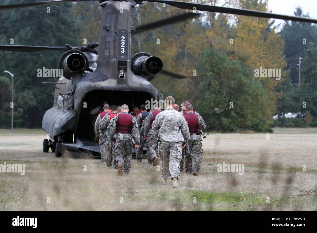 Soldiers from the 555th Engineer Brigade board a CH-47 Chinook ...