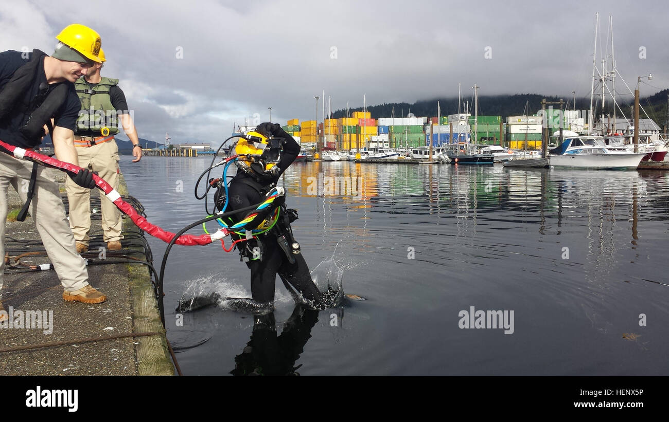 A U.S. Soldier, assigned to the 7th Engineer Dive Detachment, conducts ...
