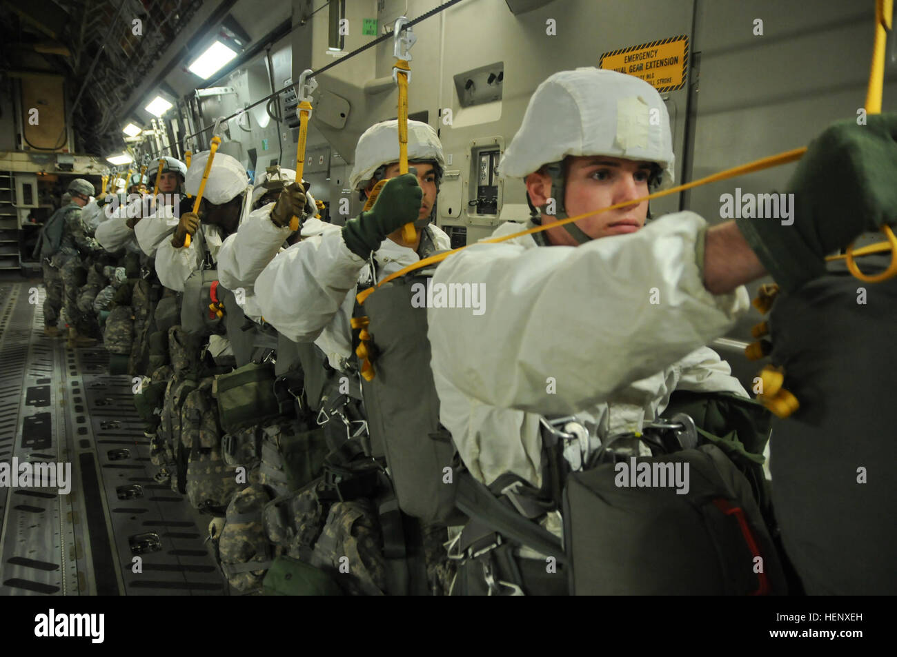 Paratroopers with the 3rd Battalion (Airborne), 509th Infantry Regiment ...