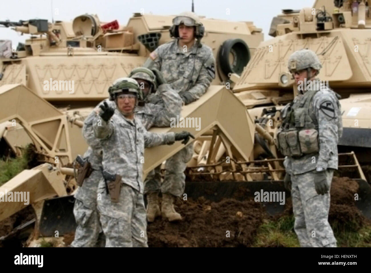 M2 m3 bradley fighting vehicles hi-res stock photography and images - Alamy