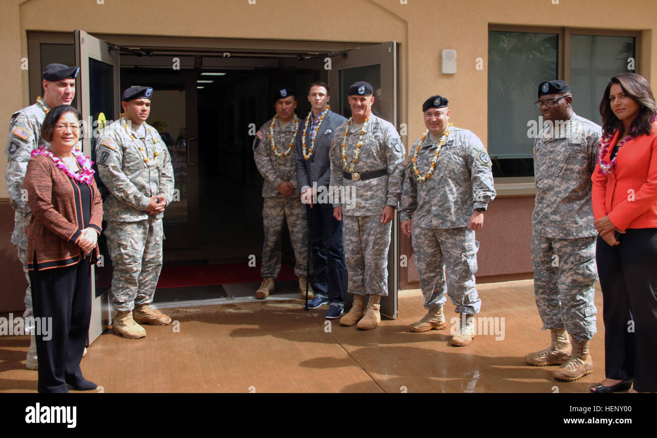 Tulsi Gabbard (right), Congresswoman of Hawaii's 2nd Congressional ...
