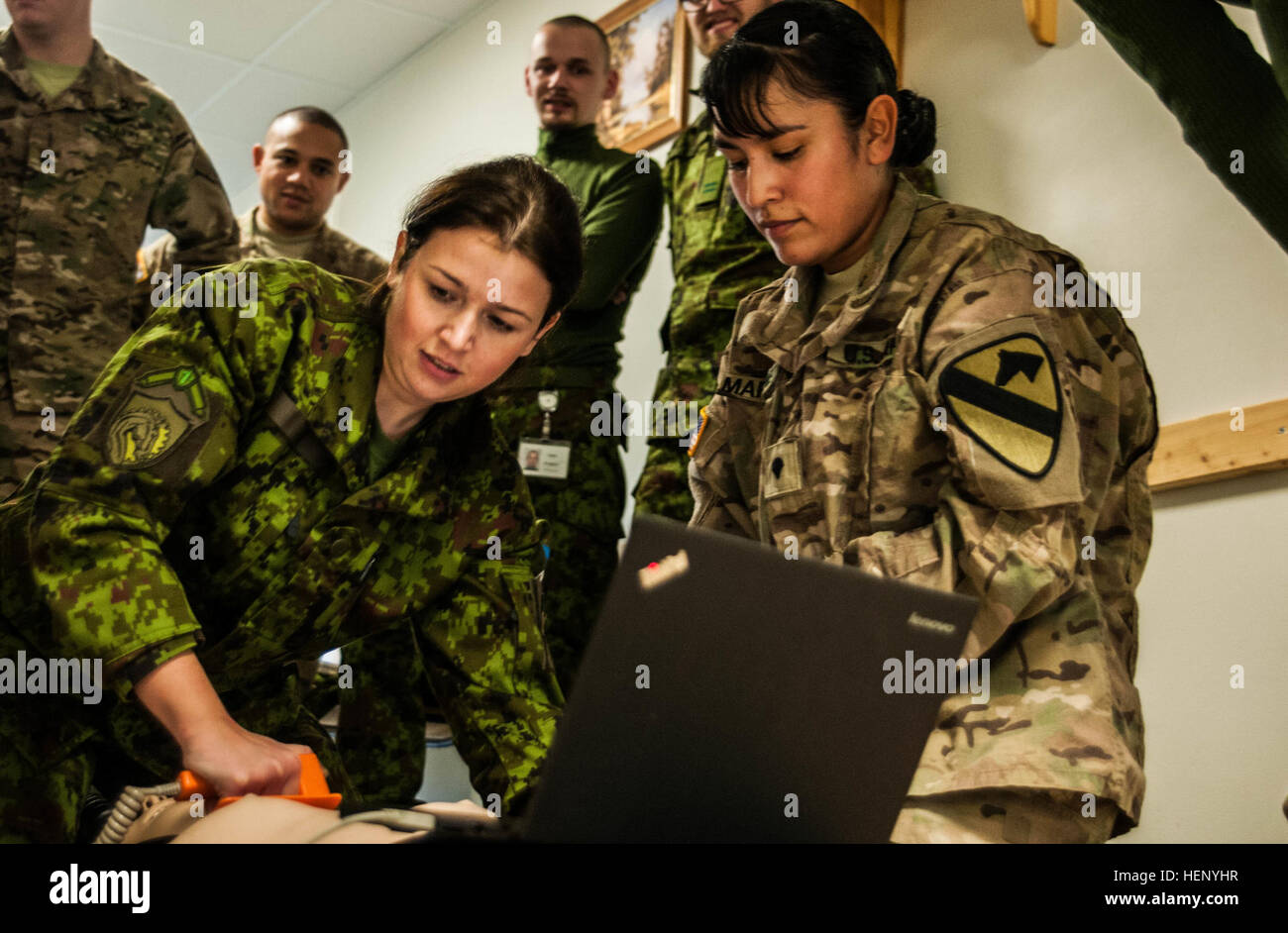 Army nurse hi-res stock photography and images - Alamy