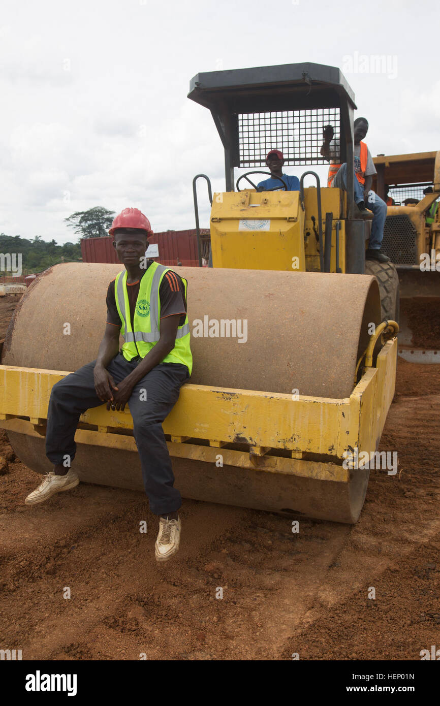 West african construction workers hi-res stock photography and images ...