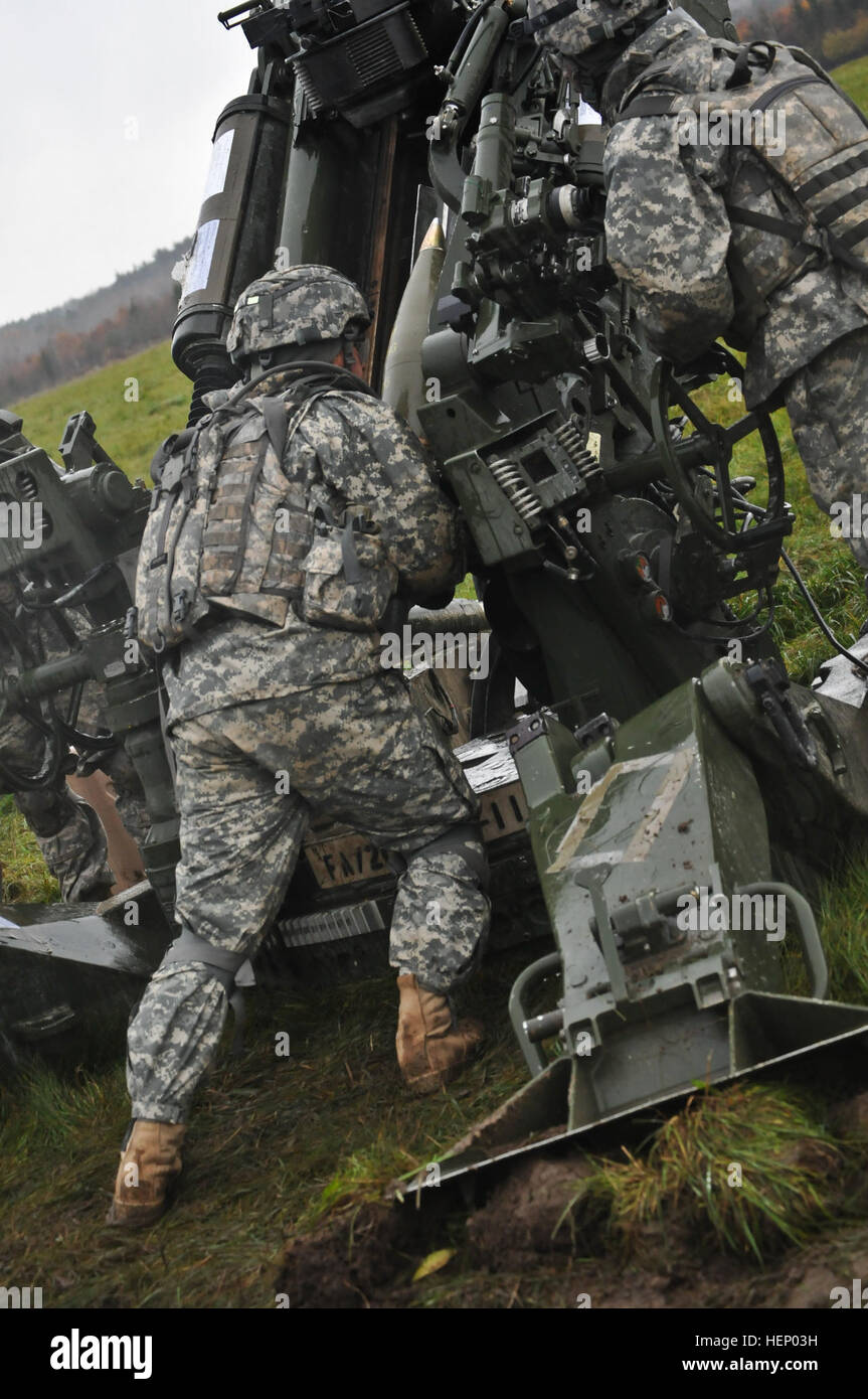 Dragoon Troopers assigned to Charlie Battery, Field Artillery Squadron ...