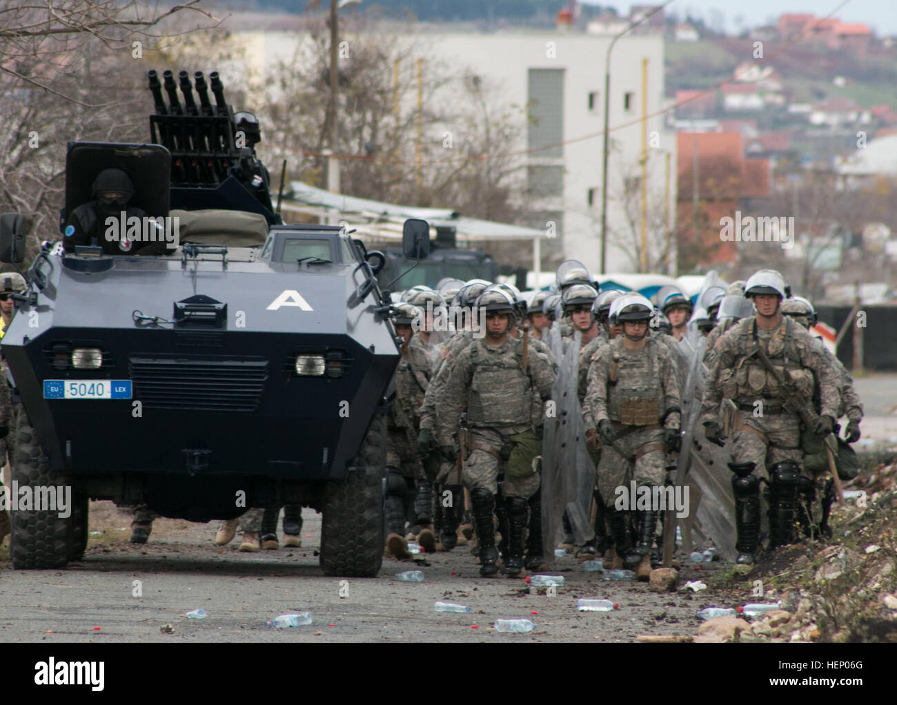 Paratroopers from the 1st Squadron (Airborne), 40th Cavalry Regiment ...