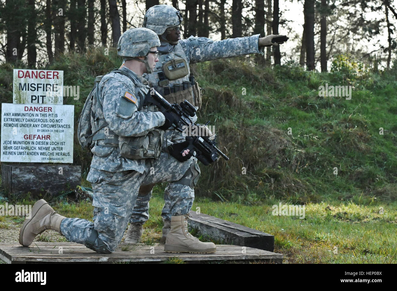 Dragoon Troopers assigned to 1st Squadron, 2nd Cavalry Regiment fire 40 ...