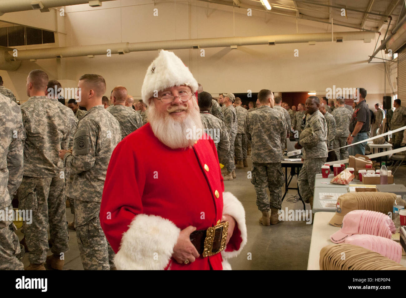 Worlds largest santa claus hi-res stock photography and images - Alamy