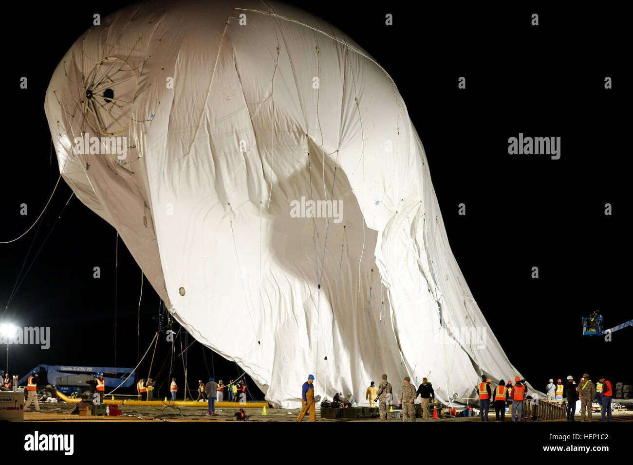 JLENS personnel oversee the inflation of an aerostat at Aberdeen ...
