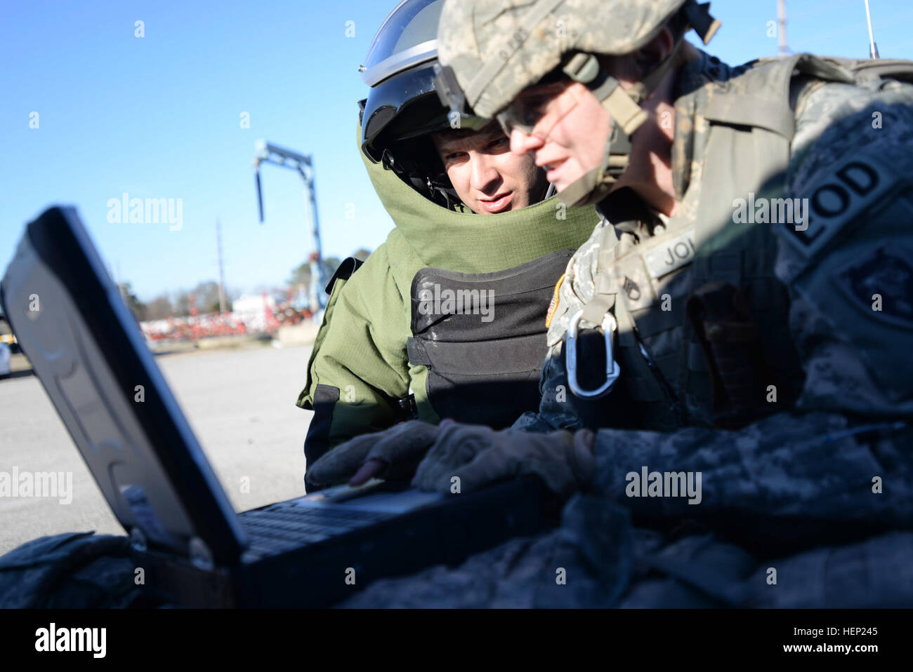 Soldiers of North Carolina National Guard's 430th Explosive Ordnance ...