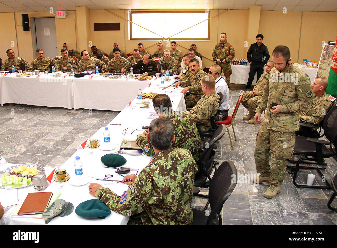 Pakistan Army Lt. Gen. Hidayat ur Rehman (center), the 11th Corps ...