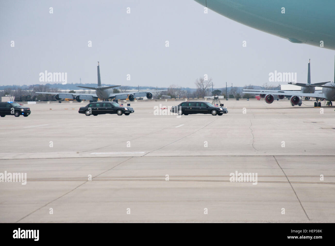 President Barack Obama bids farewell to Kansas as Air Force One departs ...