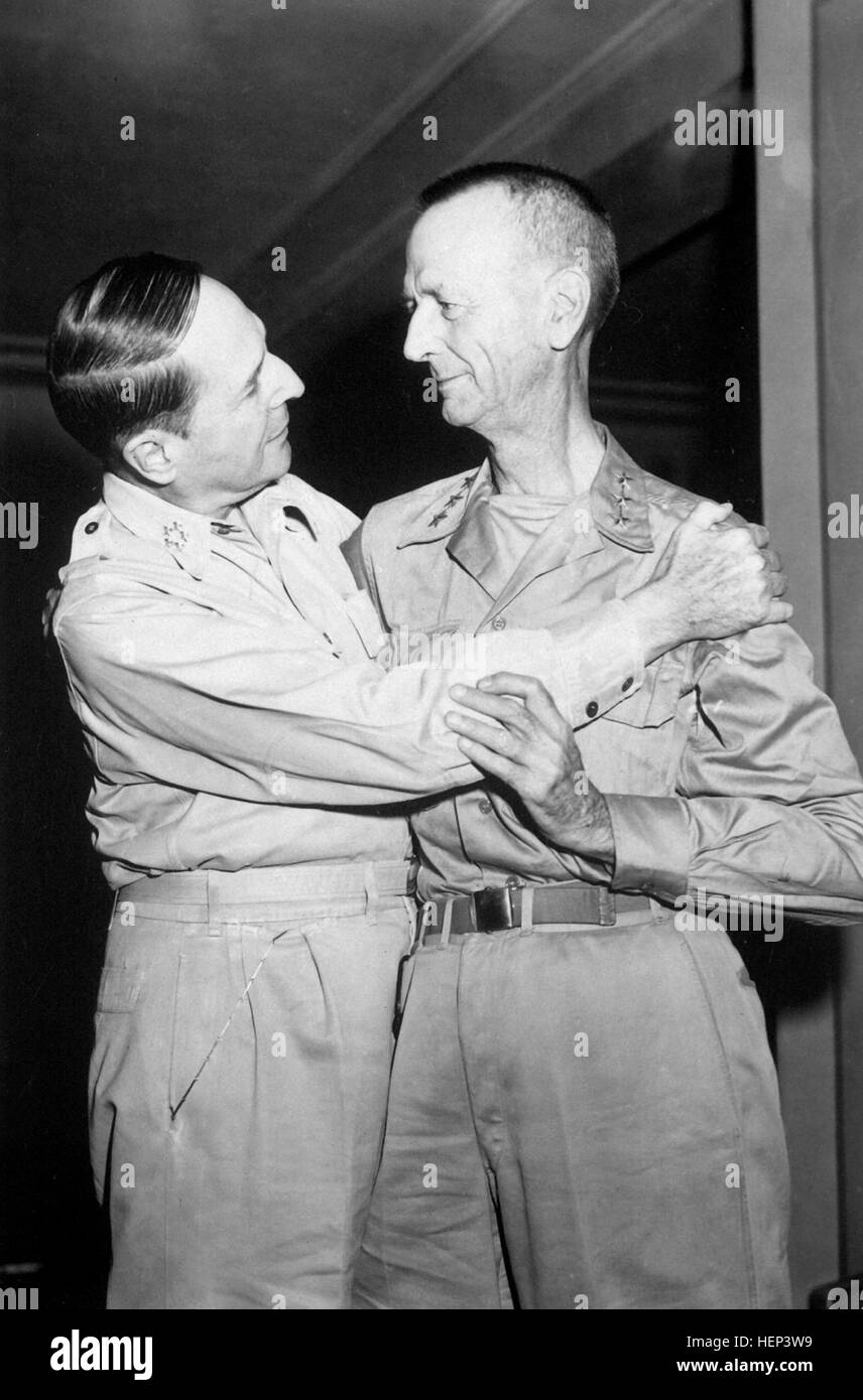 General jonathan wainwright hi-res stock photography and images - Alamy