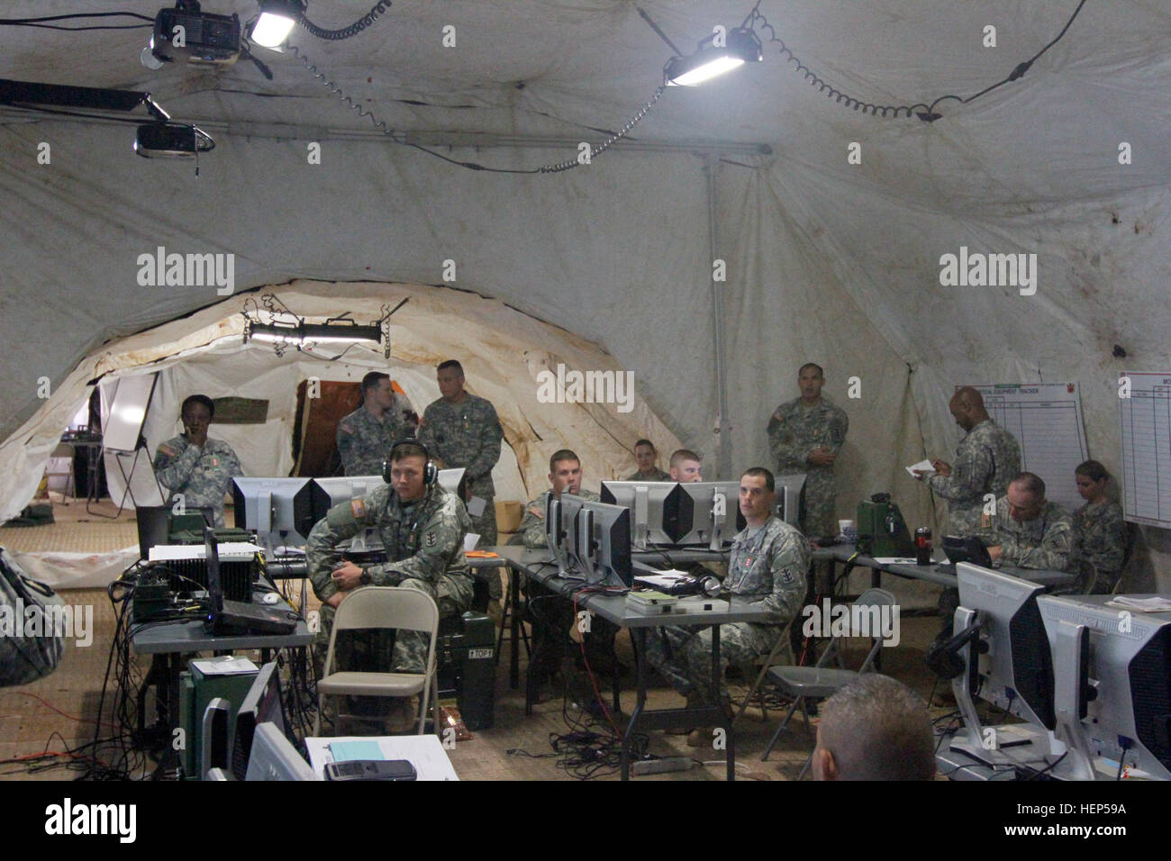Hawaii soldiers with 130th engineer brigade hi-res stock photography ...