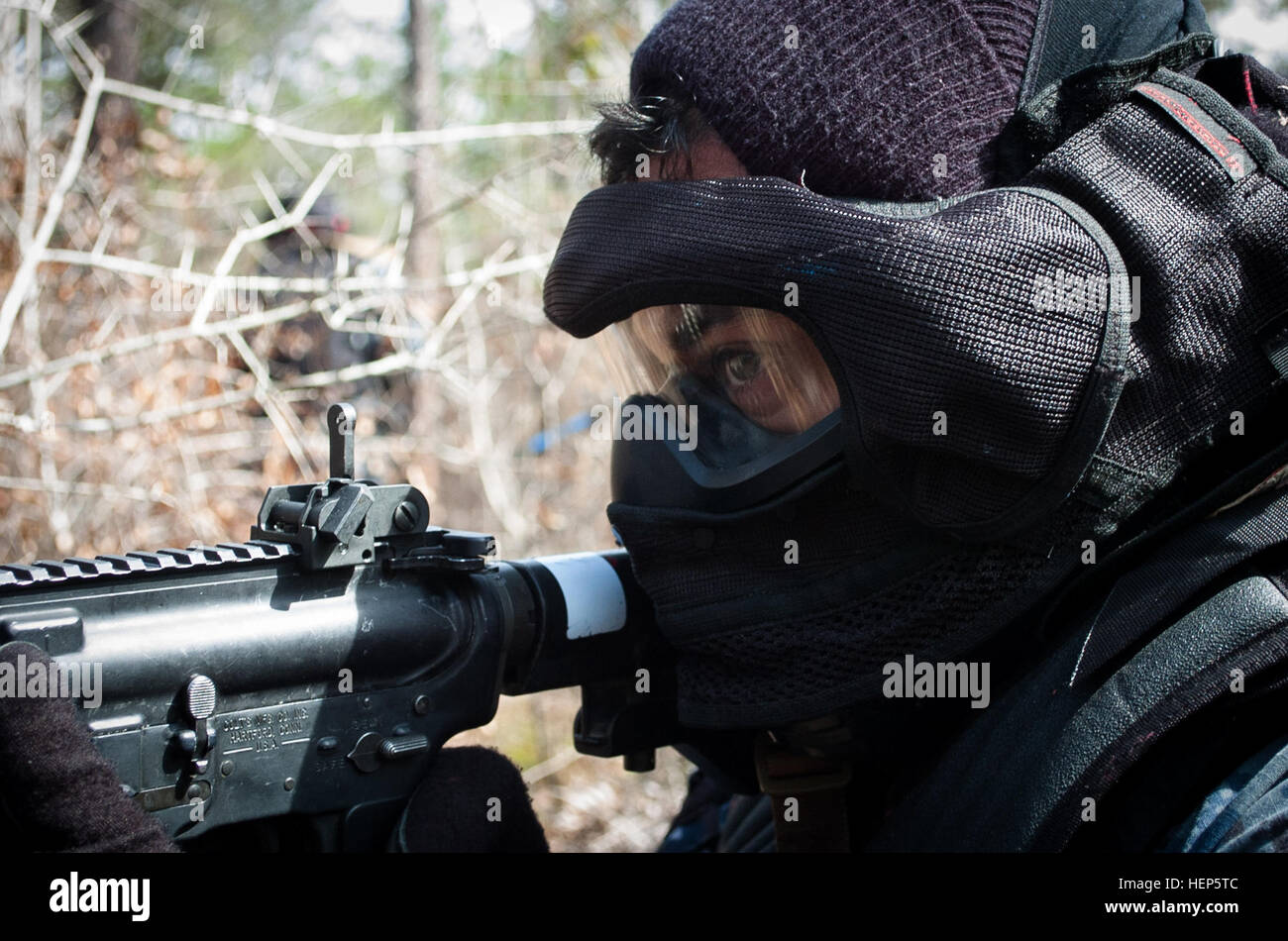 A Honduran TIGRES establishes a security perimeter while conducting a ...
