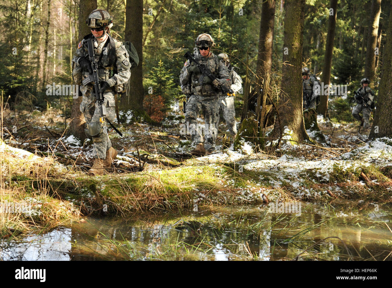 U.S. Army Soldiers, assigned to 709th Military Police Battalion ...