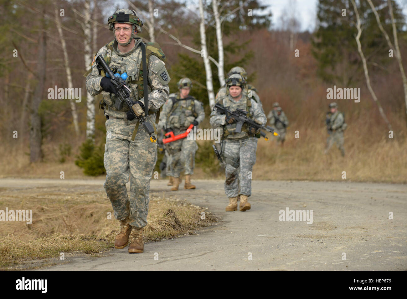U.S. Army Soldiers, assigned to 709th Military Police Battalion ...